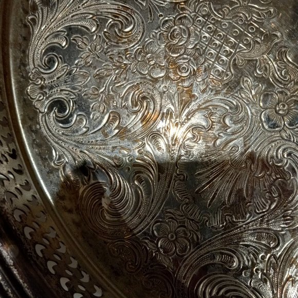 Sheridan Taunton Silversmiths | Dining | Vintage Round Engraved ...